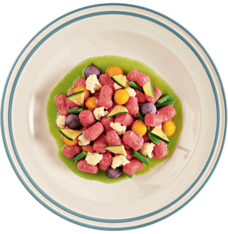 Fiocchetti with Gorgonzola cheese in butter and thyme with pear ...