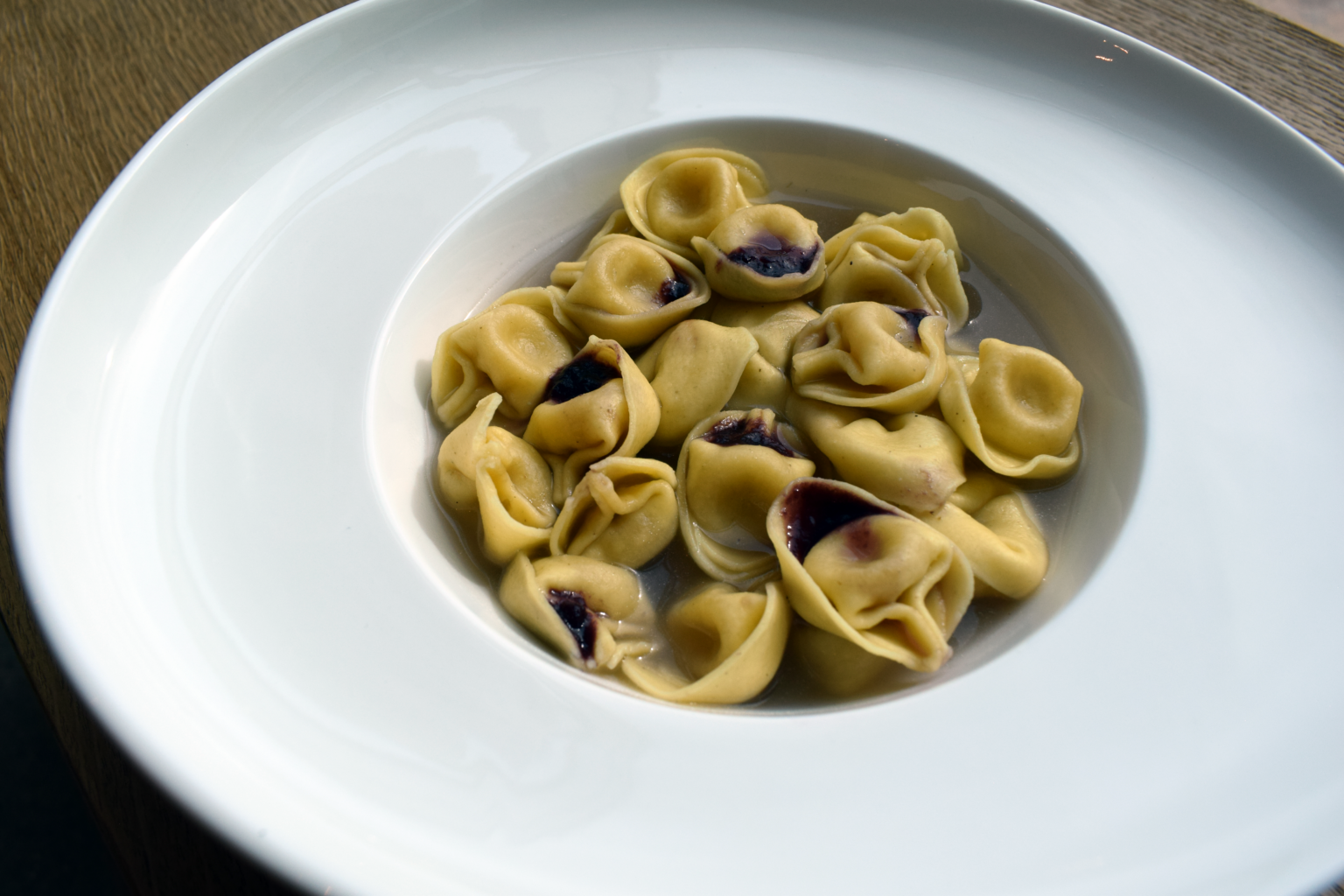 Romaña y Emilia en un solo bocado - Surgital